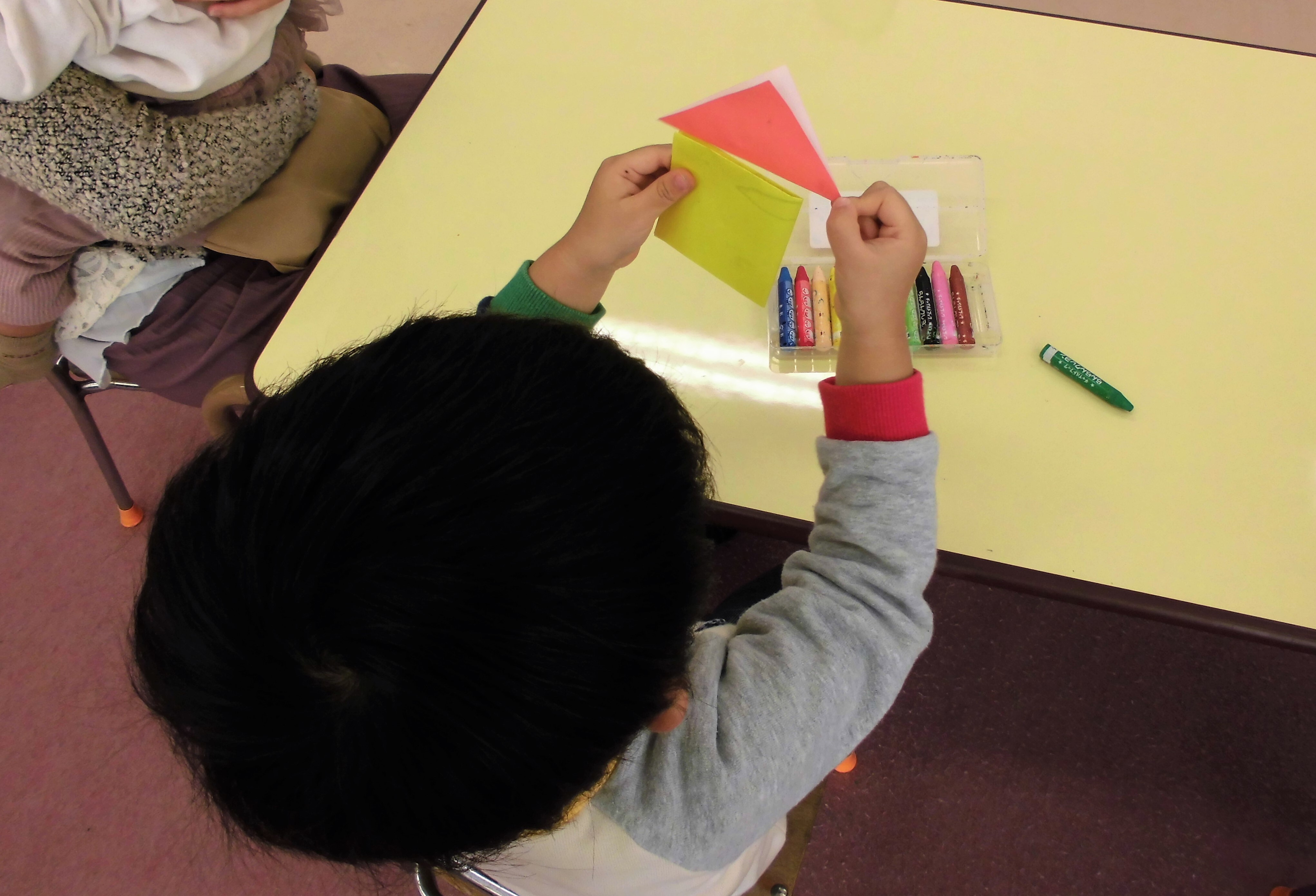 折り紙を折ってみよう♪ - つくし幼稚園